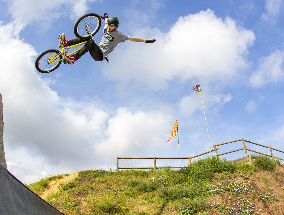Colton Walker rides Barcelona's La Poma Bikepark – UNIT Clothing